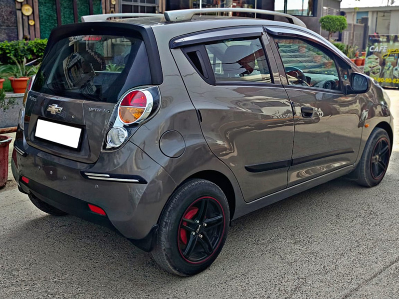 Chevrolet Beat Silver Colour