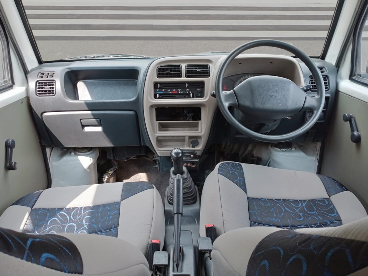 Eeco Interior 5 Seater